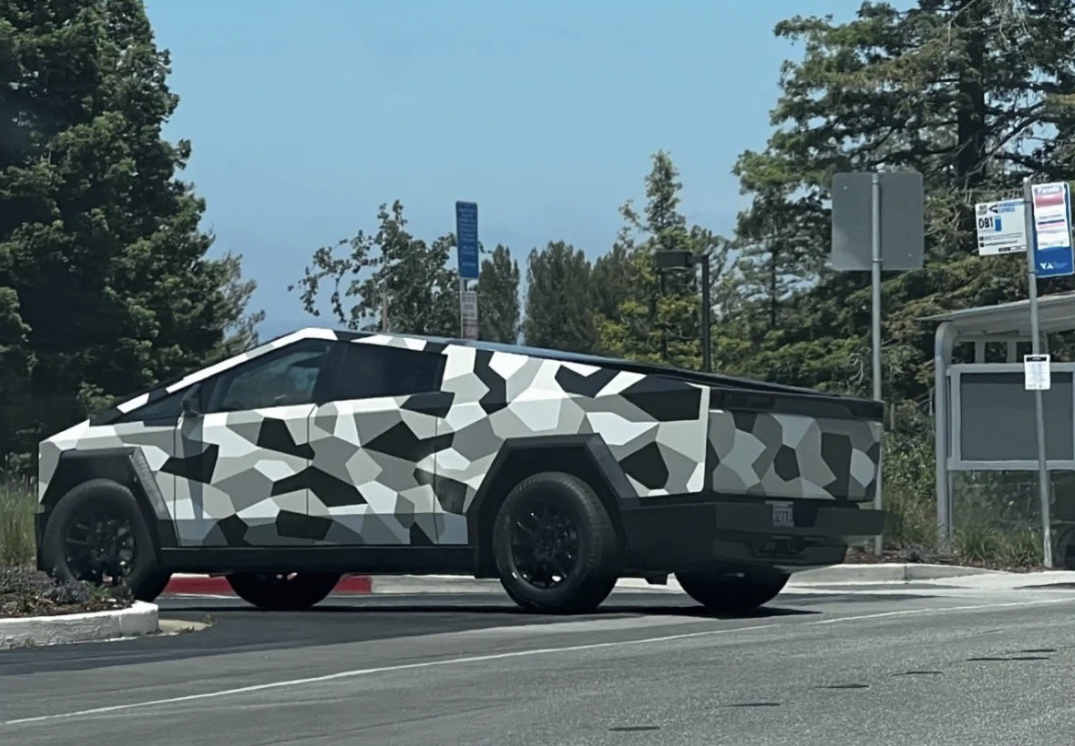 SPY VIDEO: Camoed Tesla CyberTruck SPIED ANIMAL STYLE With Four-Wheel ...