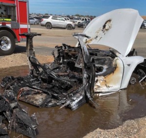 Tesla Model S Catches Fire 3 Weeks After Arriving At Junkyard ...