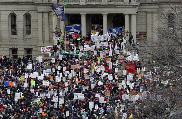 12,000 Protest Having The Ability To Choose Between Union Or Non Union ...