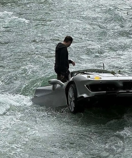 Ferrari 488 Pista Supercar Takes A Swim And The Owner Isn't Happy ...