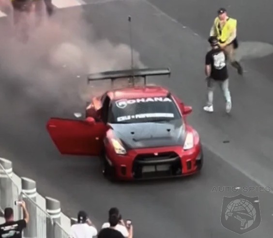 WATCH: Two Custom Nissan GT-Rs Go Up In Flames At SEMA - AutoSpies Auto ...