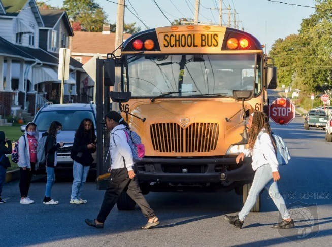 NHTSA Investigates Waymo Robotaxis Over School Bus Safety - AutoSpies ...