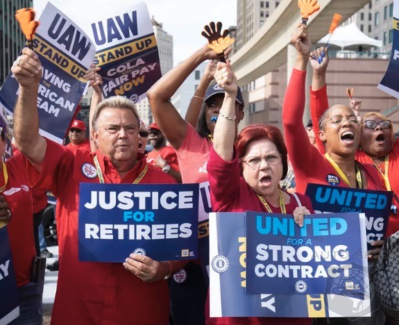 UAW Workers Clinging To Benefit Packages That Haven't Been Offered In ...