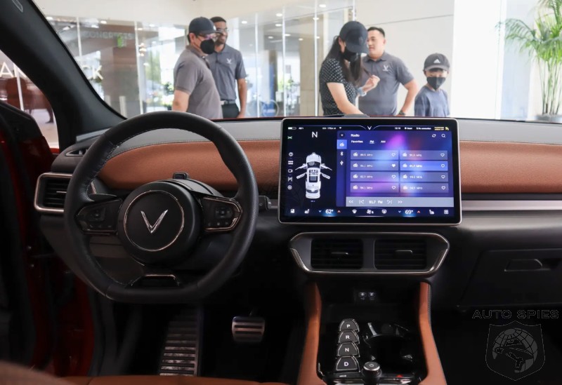 Go Inside One Of The First Vinfast EV Dealerships - AutoSpies Auto News